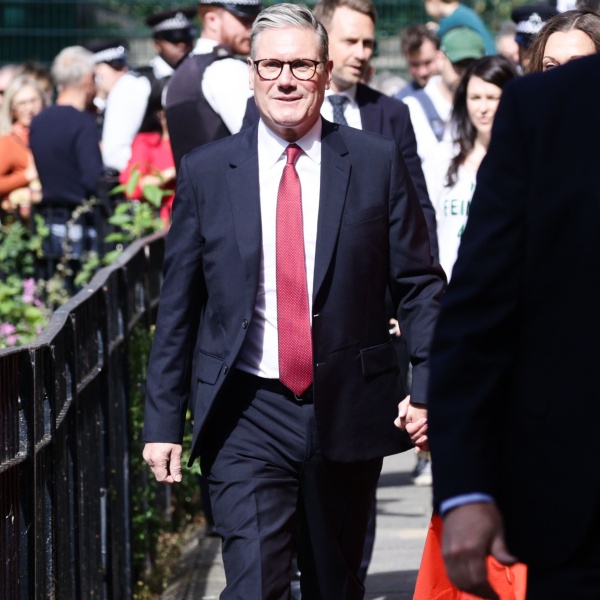 Un vero terremoto politico in Gran Bretagna. Trionfo storico del Labour ...