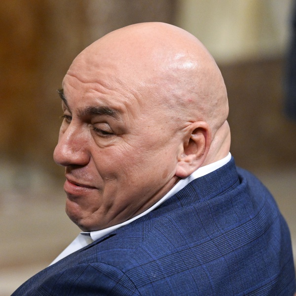 Vannacci: "Non sono stato rimosso dall'incarico". Sotto attacco il ...