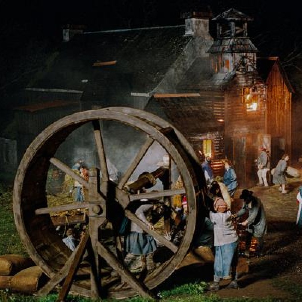 Venezia 81, Harvest: le crepe della modernità in un film ostico e ...