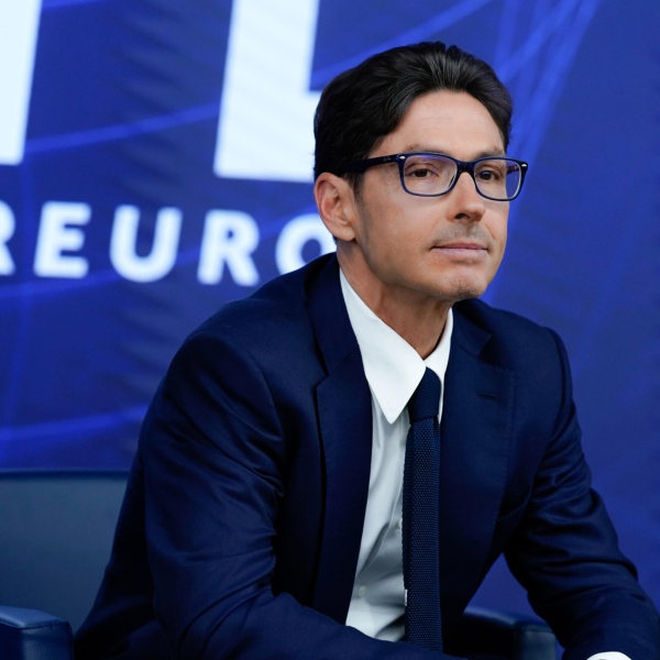 Violento incidente d'auto per Pier Silvio Berlusconi, illeso dopo lo ...