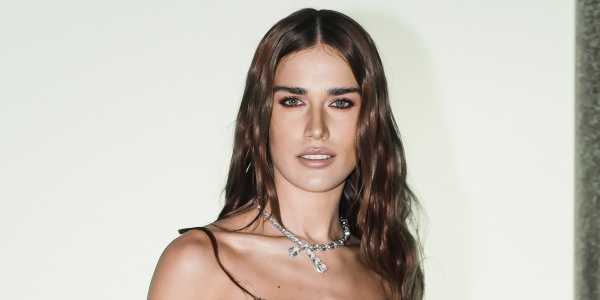 Clara in gara tra i big Sanremo 2025 con "Febbre": scopri la sua storia ...