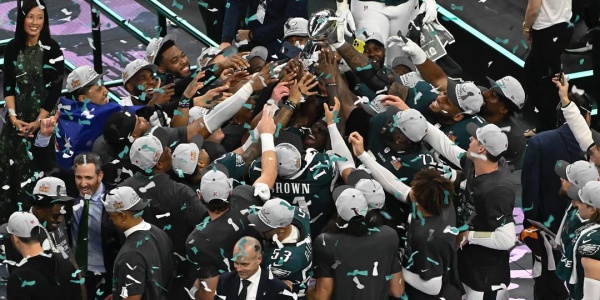 Football Americano, i Philadelphia Eagles vincono il Superbowl contro ...