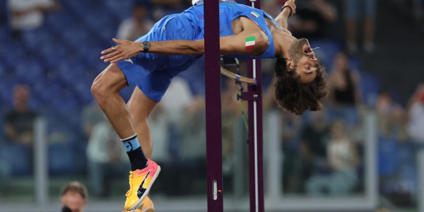 Gimbo show davanti a Mattarella, oro con vista Parigi. Poi va in ...