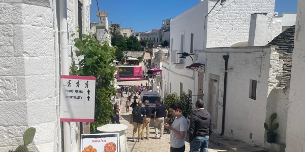 Giro d’Italia: da Alberobello a Lecce attraverso i panorami della Valle ...