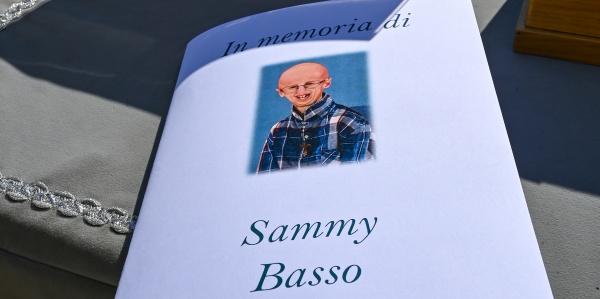 In Veneto i funerali di Sammy Basso, il biologo e scrittore è morto ...