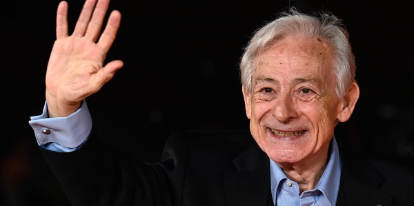 Leo Gullotta compie gli anni, auguri all'attore che ha incantato il ...