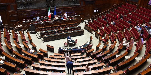 Montecitorio, arriva il nuovo trucco: microfono anti-comizio ...