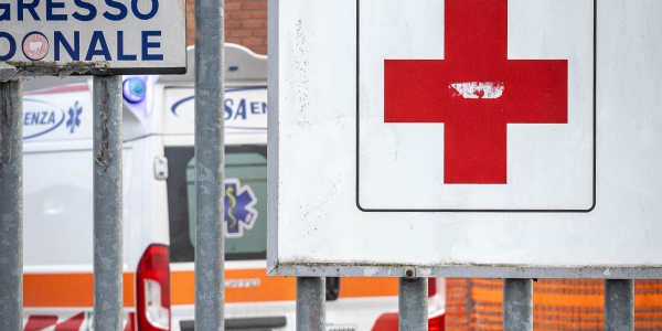 Muore neonata poco dopo il parto. 10 i medici indagati, uno di loro si toglie la vita - RTL 102.5