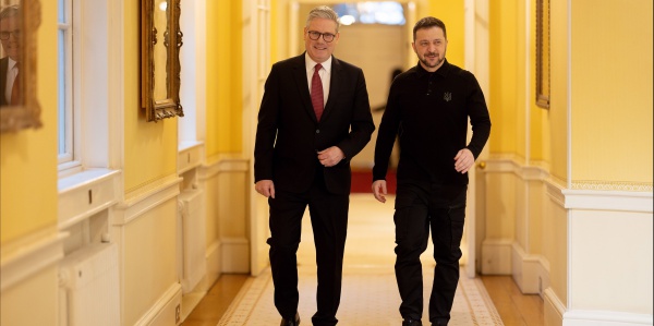 Oggi, domenica 2 marzo, il vertice di Londra, l'Europa cerca di organizzarsi, Parigi media con ...