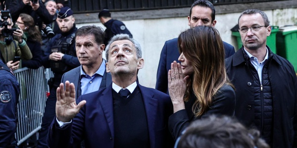 Sarkozy in carcere, entra a La Santè sulle note della Marsigliese. L'ex ...