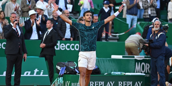 Tennis, ATP di Montecarlo, Lorenzo Musetti batte Alex De Minaur e vola ...