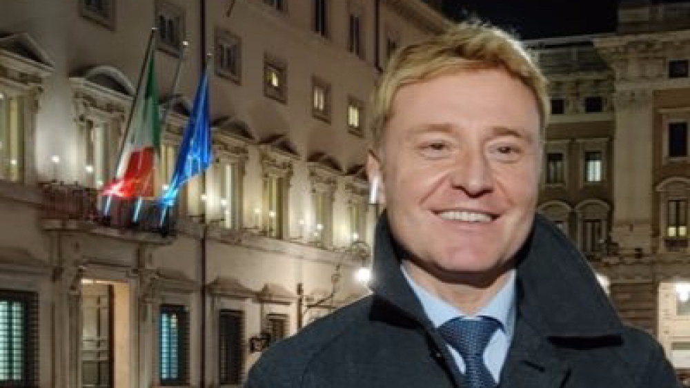 Rkomi ha presentato il quinto live di X factor in diretta su RTL 102.5 ...