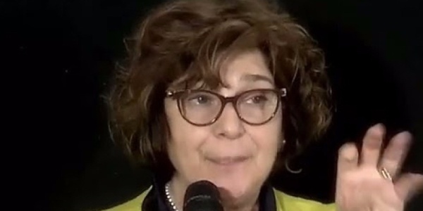 Adoc: Anna Rea illustra dati su voli low cost - RTL 102.5 Play