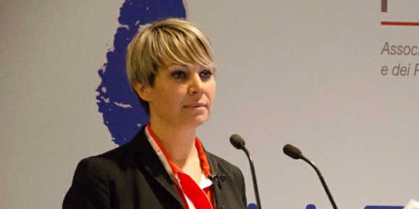 Carlotta Ferrari: tutto sui matrimoni stranieri in Italia - RTL 102.5 Play