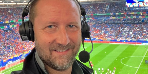 Diario azzurro con Paolo Pacchioni - RTL 102.5 Play