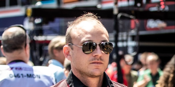 Stefano Pavan, ecco cosa accade ai box durante una gara di F1 - RTL 102.5 Play