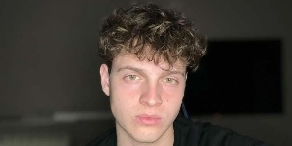 Luca Totaro, il successo del "prof di Inglish" - RTL 102.5 Play