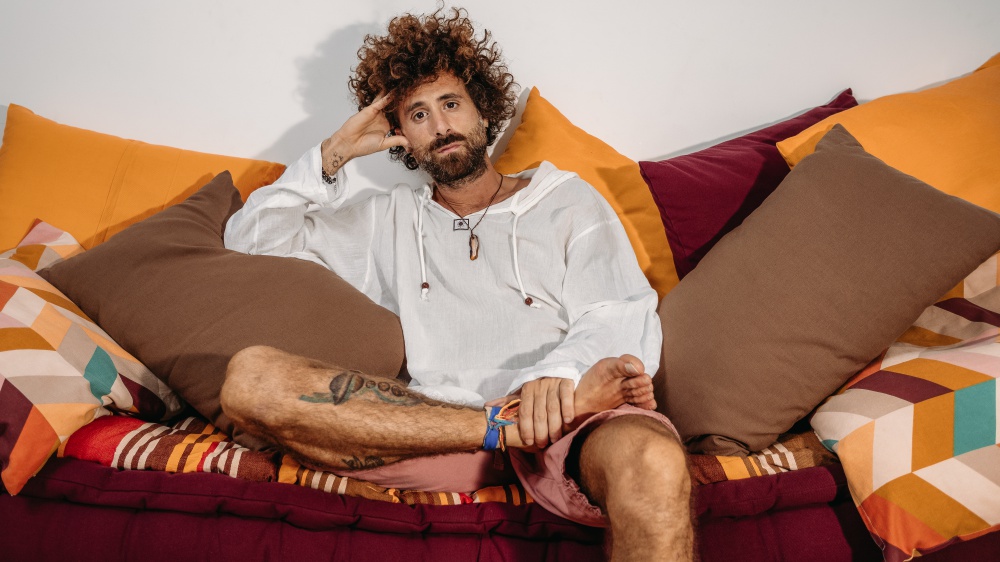 Gio Evan su Radio Zeta racconta Palo Santo, il suo ultimo singolo: “Un ...