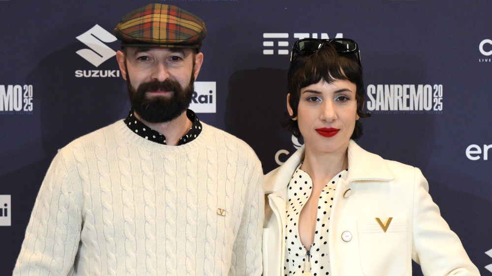 L'addio dei Coma_Cose che spezza il cuore di una generazione - Radio ...