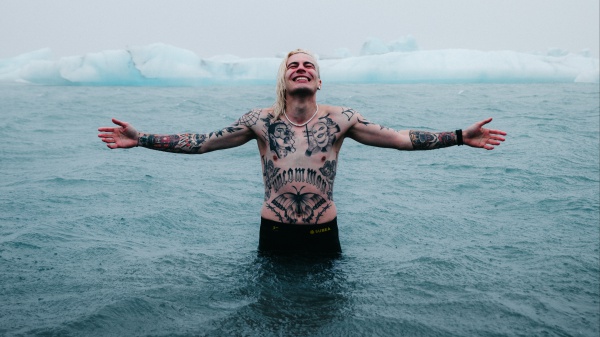 Il Tre presenta il suo nuovo album 'Invisibili" in diretta su Radio ...