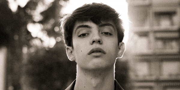 Matteo Romano ci parla del successo di "Virale" in diretta su Radio ...