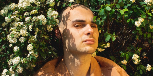 Nashley presenta il suo nuovo album "Osiride" in diretta su Radio Zeta ...