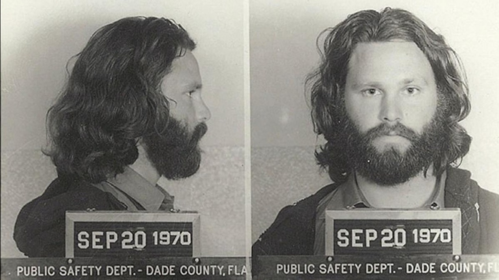 Jim Morrison e l'incidente durante lo show dei Doors a Miami nel 1969 ...