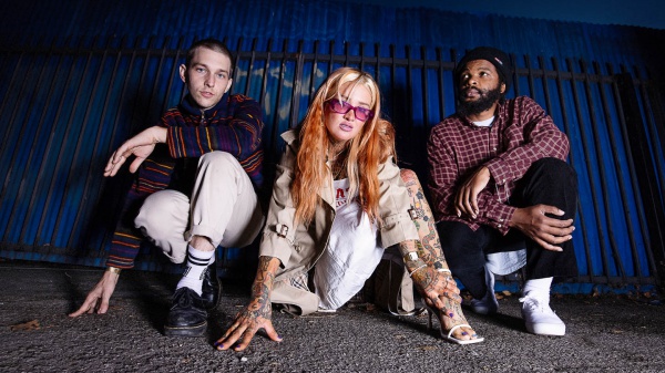 Emily Kempf e Jason Balla degli americani Dehd sono stati ospiti di ...